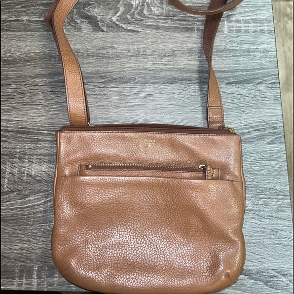 Fossil | Bags | Authentic Fossil Crossbody Purse | Poshmark